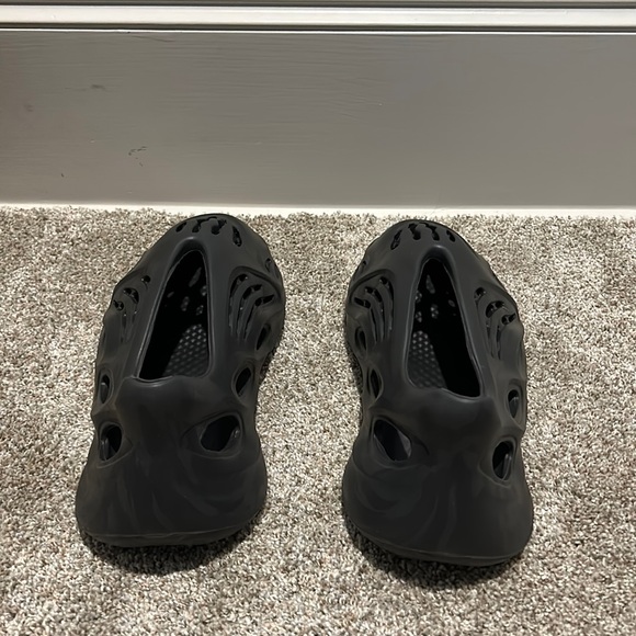 Yeezy | Shoes | Foam Runners Onyx | Poshmark